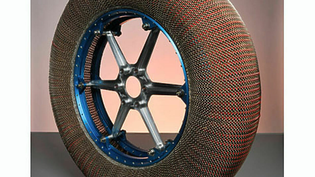 Безвоздушные шины Goodyear Spring Tire для эксплуатации в жесточайших ...